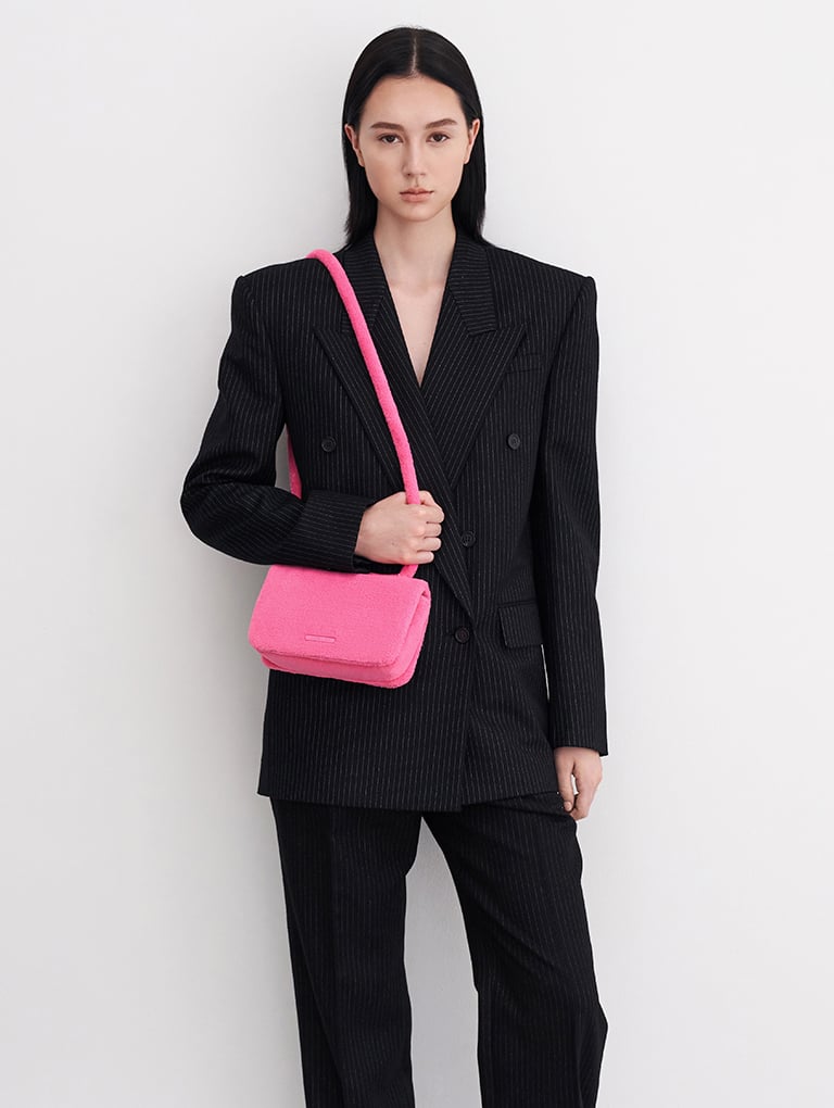 Spring 2024 | Structured Bags and Terry-Cloth Shoes | Petra, Perline ...