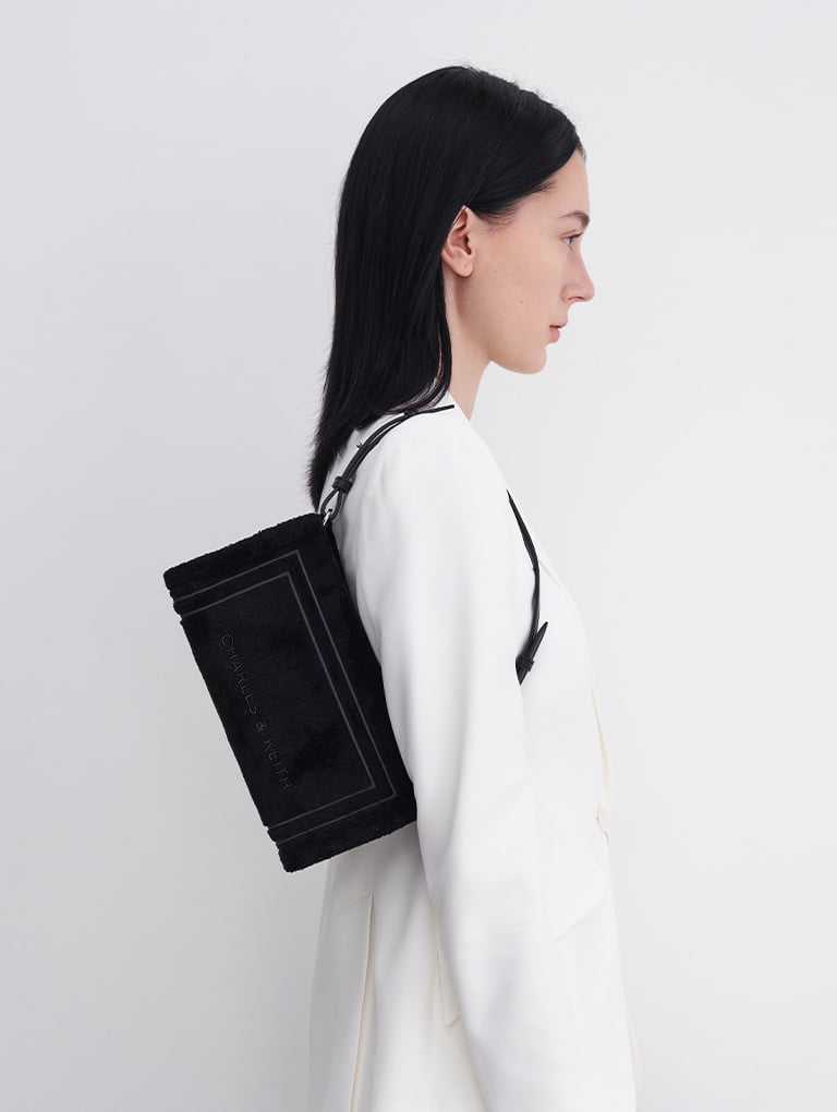 Spring 2024 | Structured Bags and Terry-Cloth Shoes | Petra, Perline ...