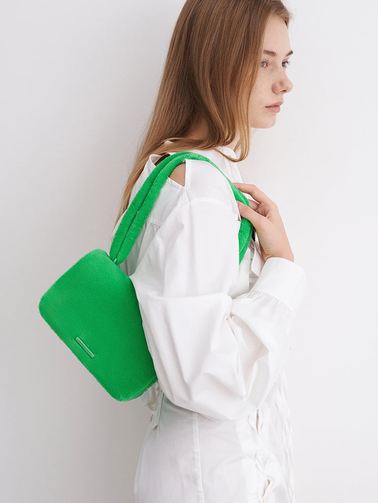 Spring 2024 | Structured Bags and Terry-Cloth Shoes | Petra, Perline ...
