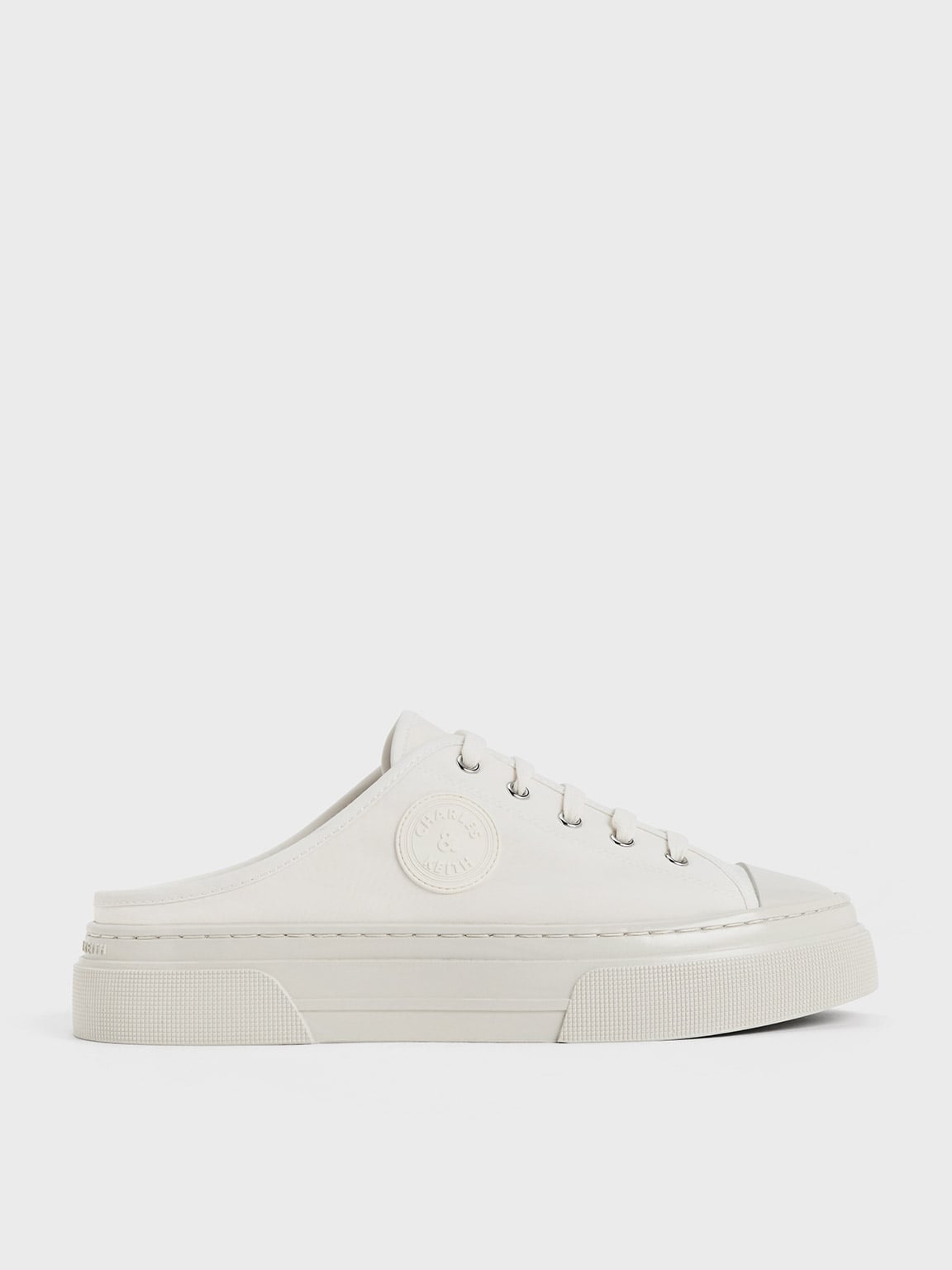 Baskets bicolores à enfiler en nylon Kay blanches - CHARLES & KEITH FR